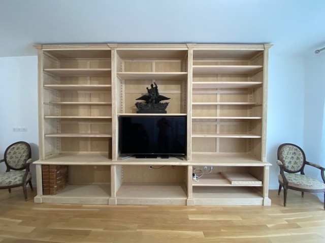 Grand Bibus en double corps de style Louis XVI en bois naturel brut